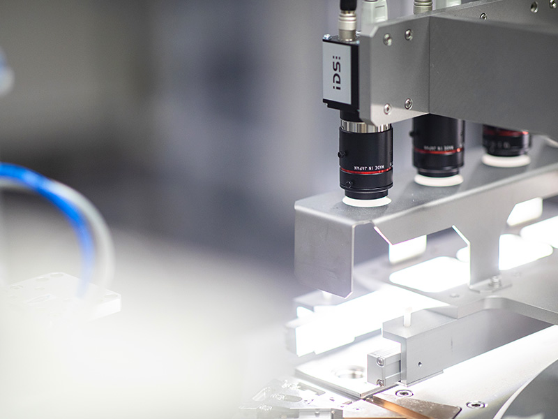 Inspecting components for defects - Viventris